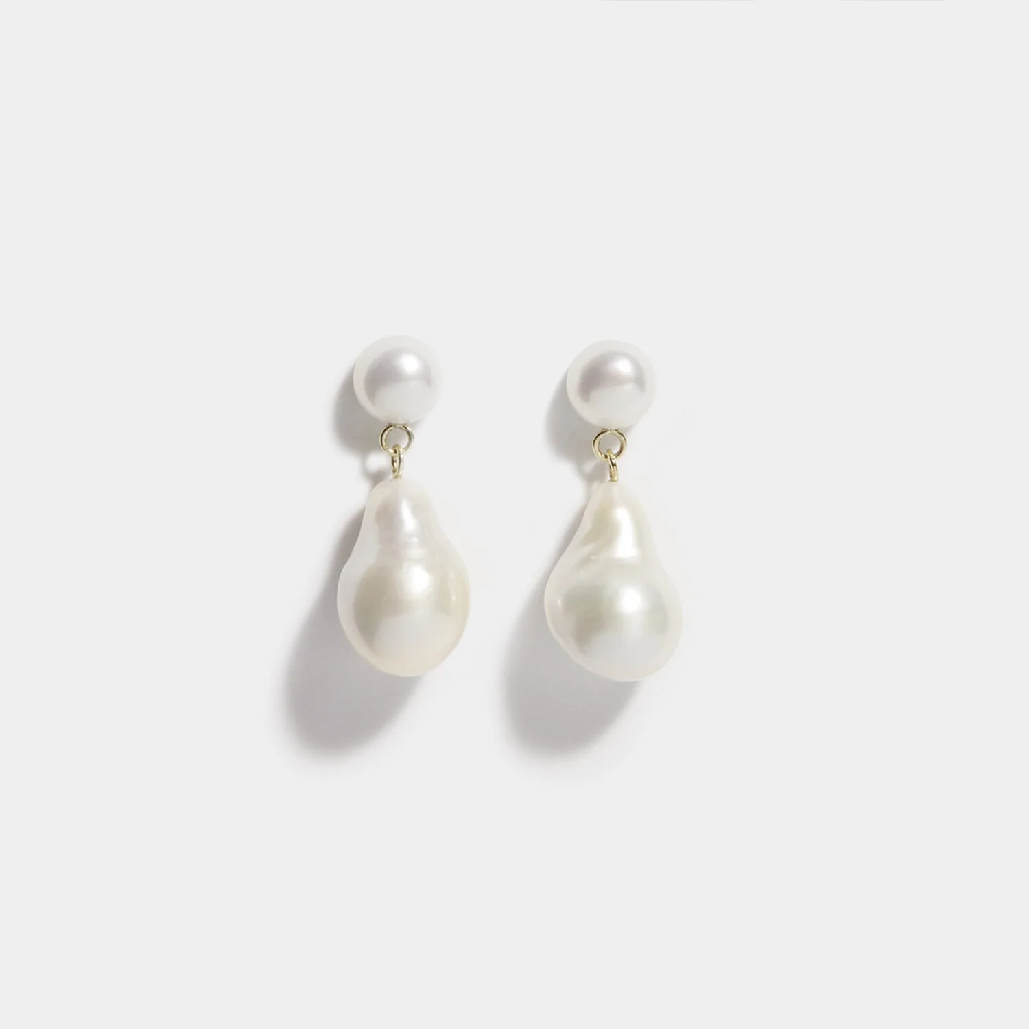 Duet baroque pearl earrings LISA MARIE HOEHNE
